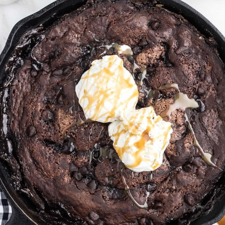 Campfire Chocolate Cake - The Best Blog Recipes