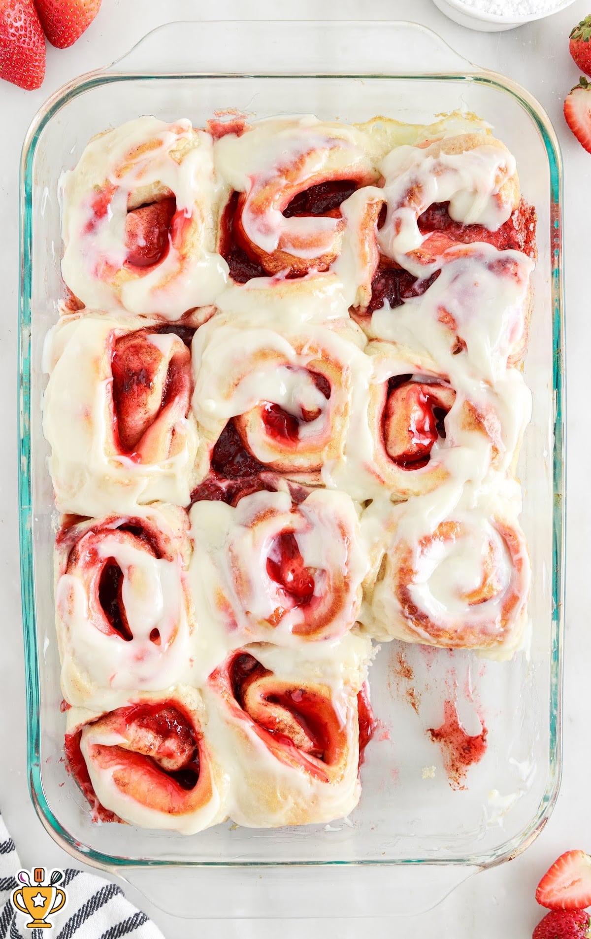 Strawberry Cinnamon Rolls | Breakfast | The Best Blog Recipes